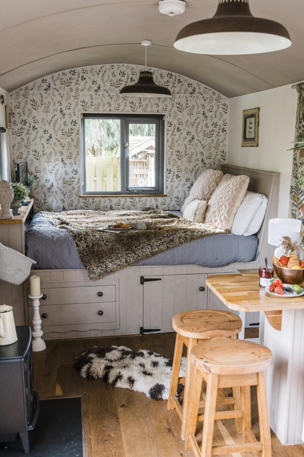 Shepherds Rest at The Shepherds Hut Retreat - Tiny Living